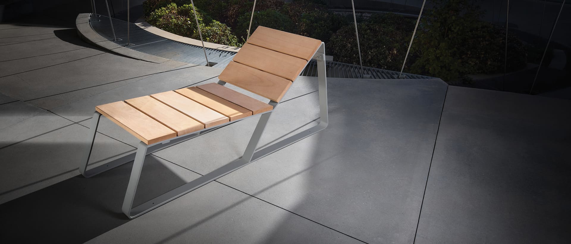 Outdoor lounge chair KAISEKI | Street Furniture - CYRIA